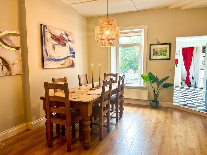 Charming 3-bedroom In Cork With Private Garden - Cork