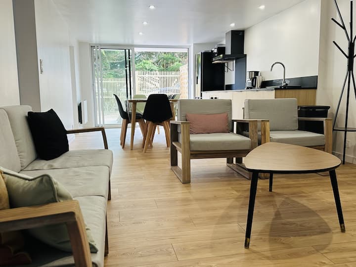 2 Logements, 5 Min à Pied De La Plage, Bord De Mer - France