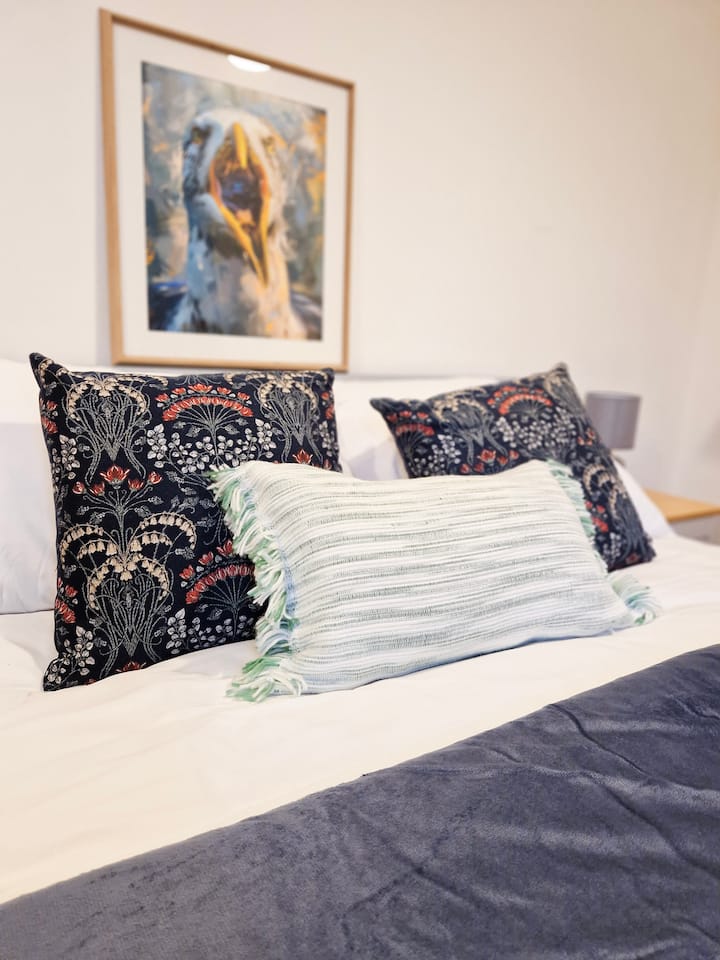 The Dover House With River And Castle Views - Dover