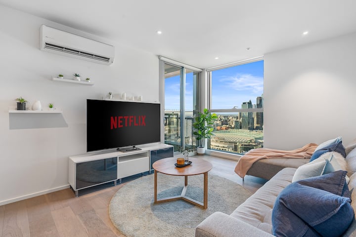 Marvel Stadium Views | Chic 3br Docklands Stay - Melbourne