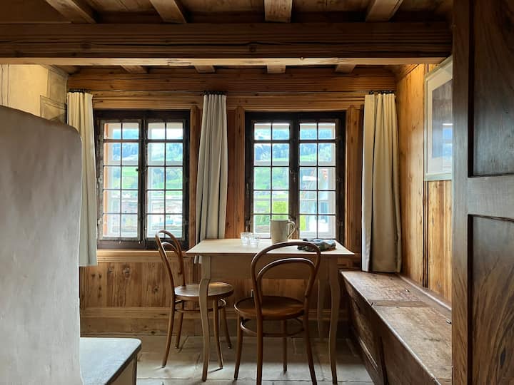 Idyllische Ruhige Wohnung Im Historischen Dorfhaus - Switzerland
