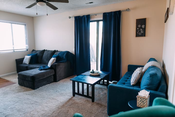 Near I80 W/ Fully Fenced Yard, No Stairs! - Lincoln, NE