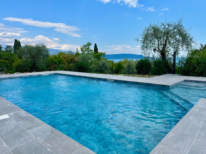 [Garda Lake View] Pool & Parking - Gardone Riviera
