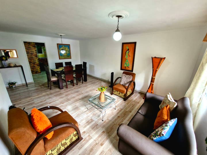 Casa Amplia Y Tradicional En Laureles - Medellín, Colombia