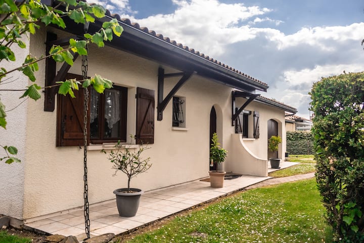 Maison Familiale 6/7 Personnes Avec Jardin Privé - Coutras