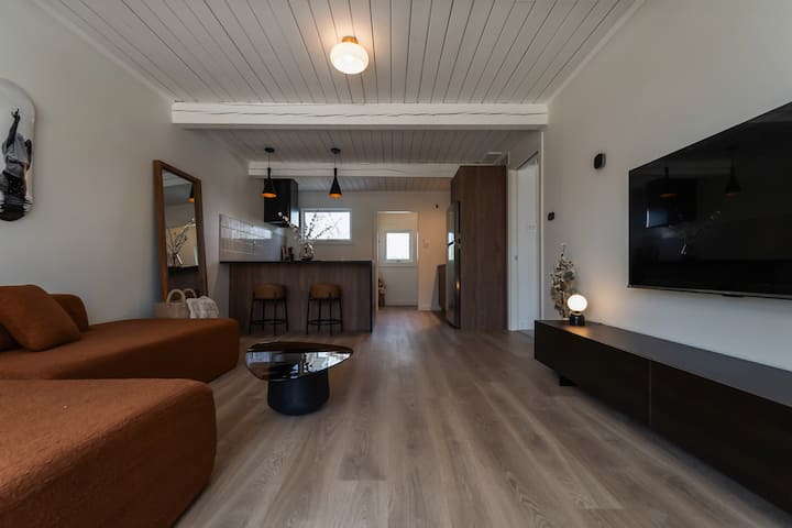Second Floor Suite - Lethbridge