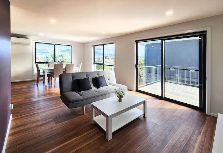 Luxury Stylish Living-walk To Beach & Shops - Hobart