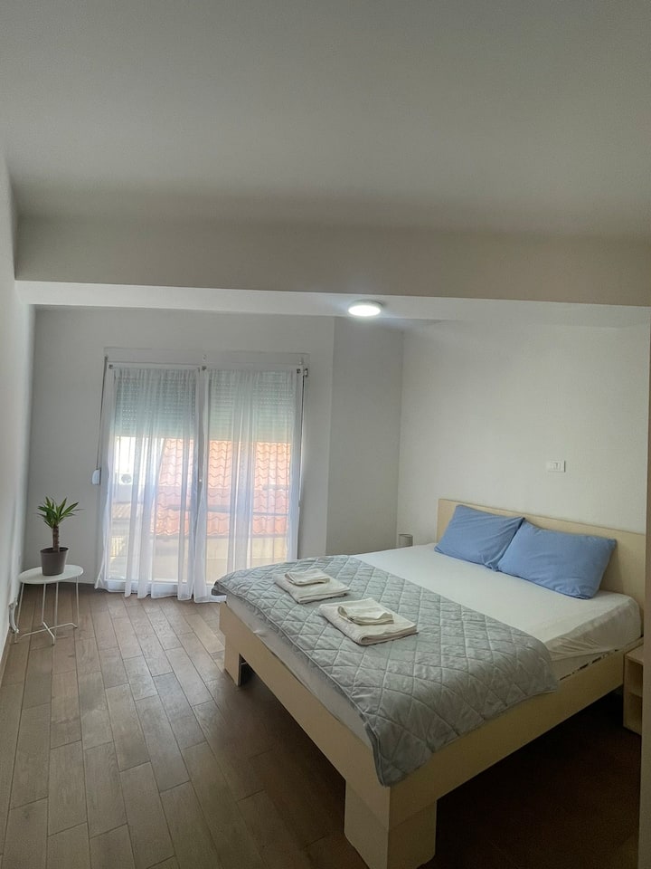 Stefea Center Apartment 100 Mbps Wifi • Workspace - Lake Ohrid