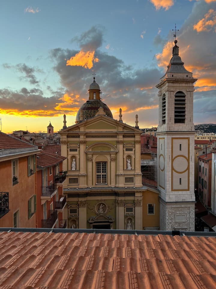Vue Sur La Cathédrale, Calme, Proche De La Mer - Nizza