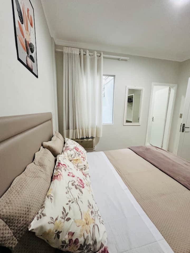 14res Joel 1 Dorm/ar Cond/wi-fi/tv Cabo/vaga Carro - Balneário Camboriú