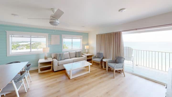 2 Bedrooms, Balcony, Gulf View - Manasota Key, FL