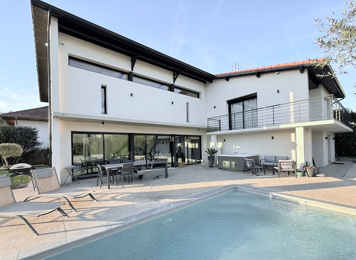 Villa Avec Piscine Et Jacuzzi - Ain