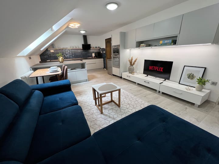 Elysian 1 Apartment - Trenčín
