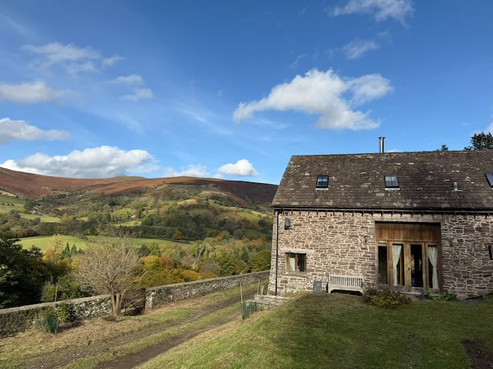Cwmbwch Sugar Loaf Mountain - Abergavenny