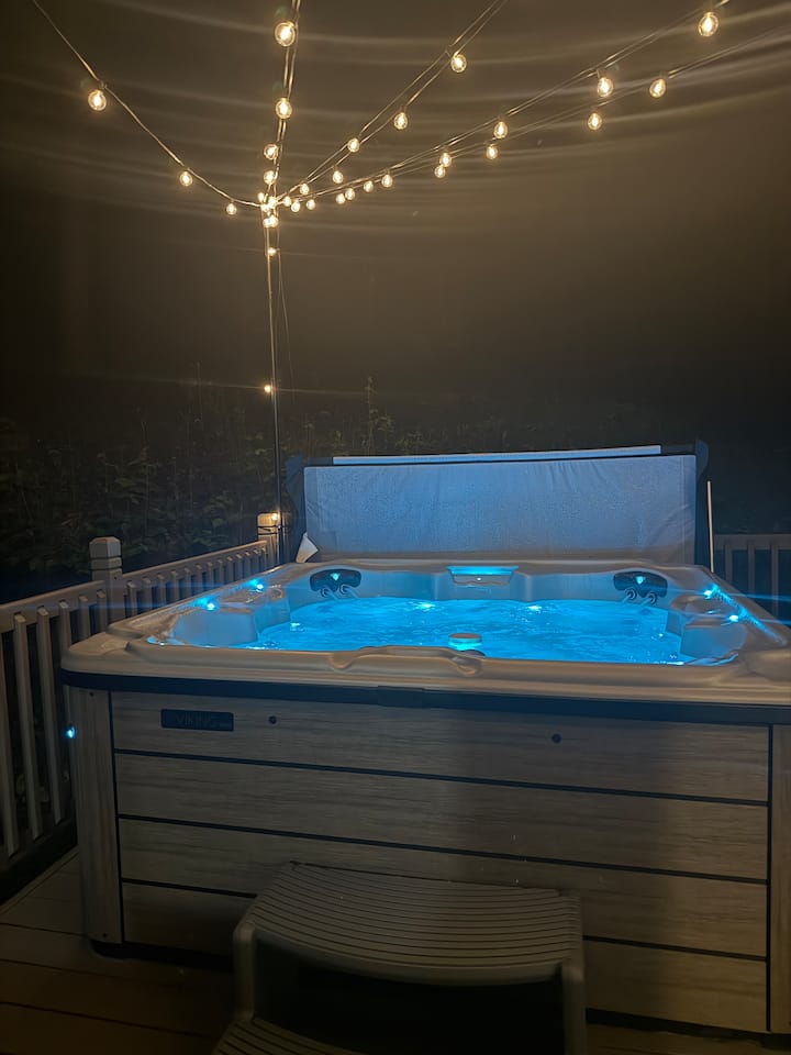 Peaceful Cabin Hideaway Near Lake - Boyne City, MI