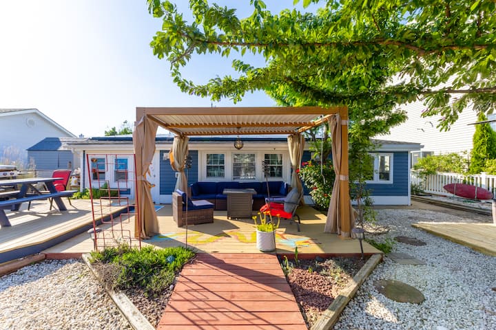 Waterfront  Bungalow; Deck/bar, Minutes From Beach - Beach Haven, NJ