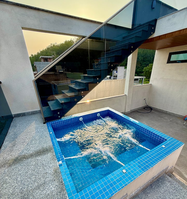 Serene Mountain-view Studio With Ensuite Bath - Vietnam