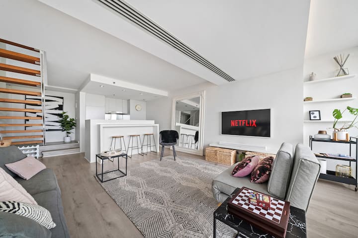 Bright 2br Pad With Scenic City-view, Gym & Pool - Surry Hills