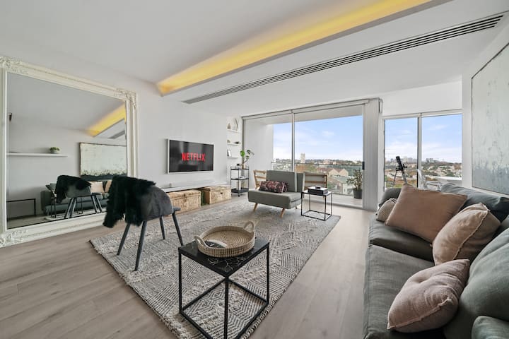 Bright 2br Pad With Scenic City-view, Gym & Pool - Sydney