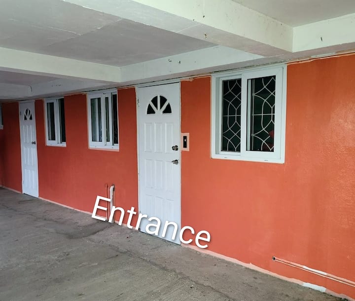 Laronde Airbnb & Car Rental ~1st Floor Suite - Roseau