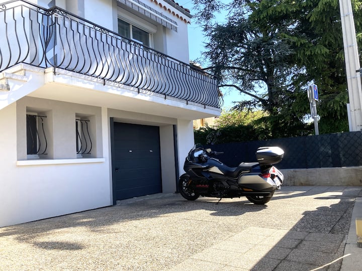 Meublé De Tourisme 4*
Avec Garage Fermé - Bourg-de-Péage