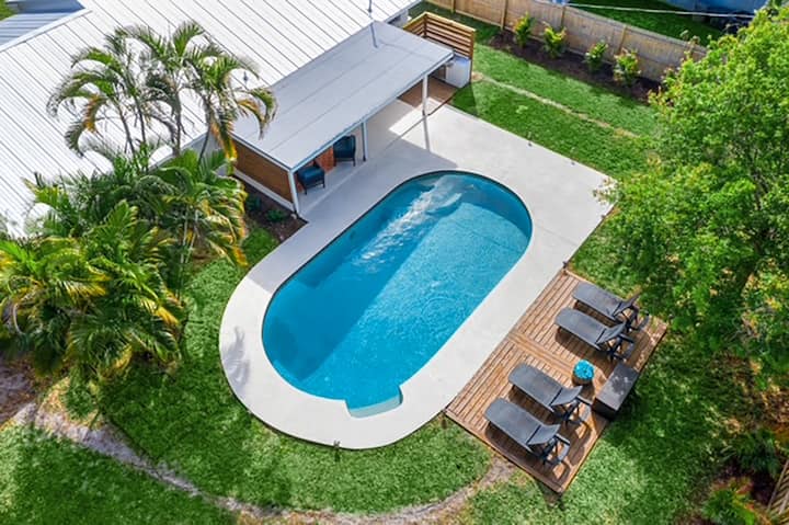 Cottage With Private Oasis & Heated Saltwater Pool - Vero Beach, FL