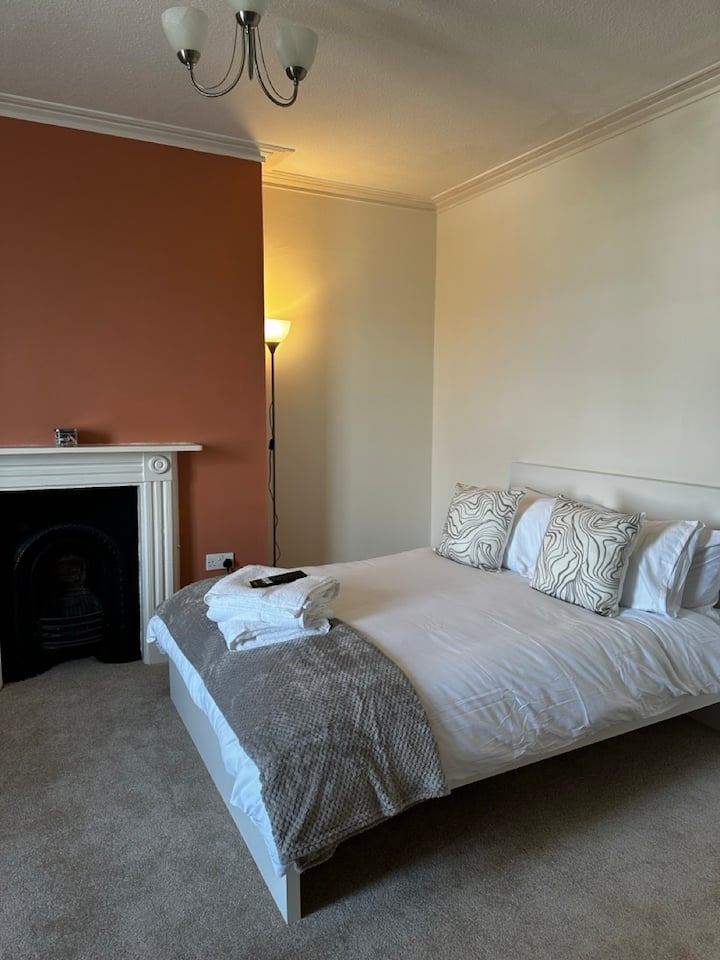 Studio Apartment - The Citrine - Cheltenham