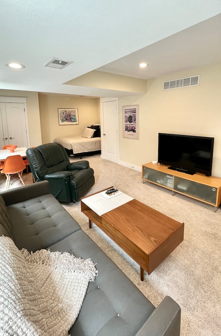 Bright Guest Suite Steps From Downtown Boulder - Boulder, CO