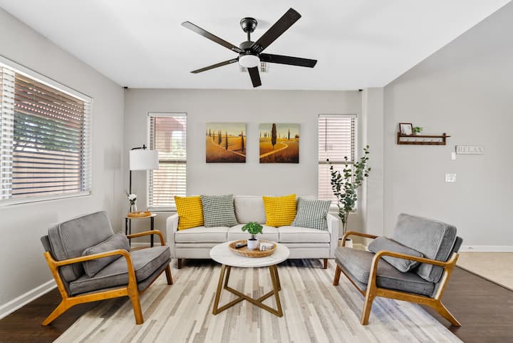 Stylish Home In Prime Gilbert Near San Tan Village - Gilbert, AZ