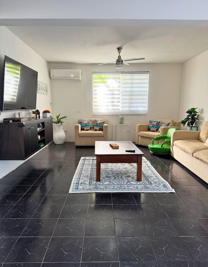 Spacious Beach Home With Pool, Game Room & Gym - Puerto Rico