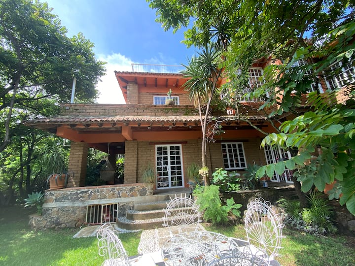 Casa Increíble En Tepoztlán Con Vista Y Alberca. - テポストラン