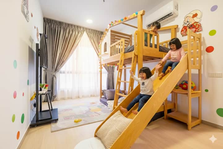 Tom & Jerry Kids Home W Slides 3km To Ipc & 1utama - Petaling Jaya