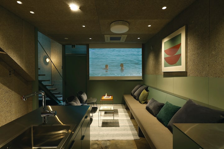 【天神南駅徒歩７分、渡辺通駅５分、元カフェの一棟貸しホテル】天神、中州も徒歩圏内！最大７名宿泊可能！ - Fukuoka