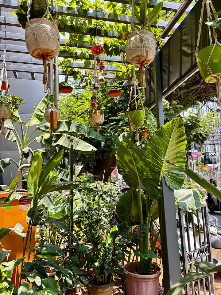 Chic Loft Over Café | Coffee, Friends & Vibes - Hyderabad