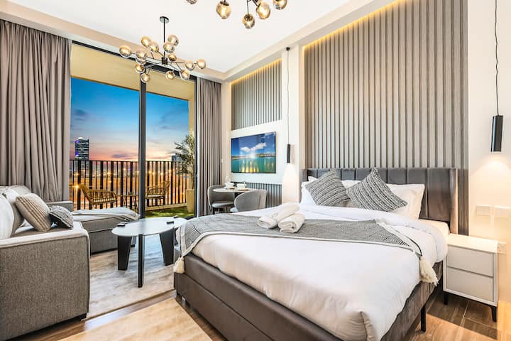 Downtown Dubai Studio W/ Pool & Gym Access - Dubai