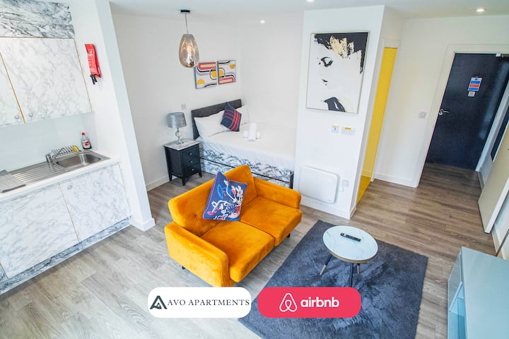 Self-contained Studio W/ Free Wi-fi & Kitchenette - Sheffield