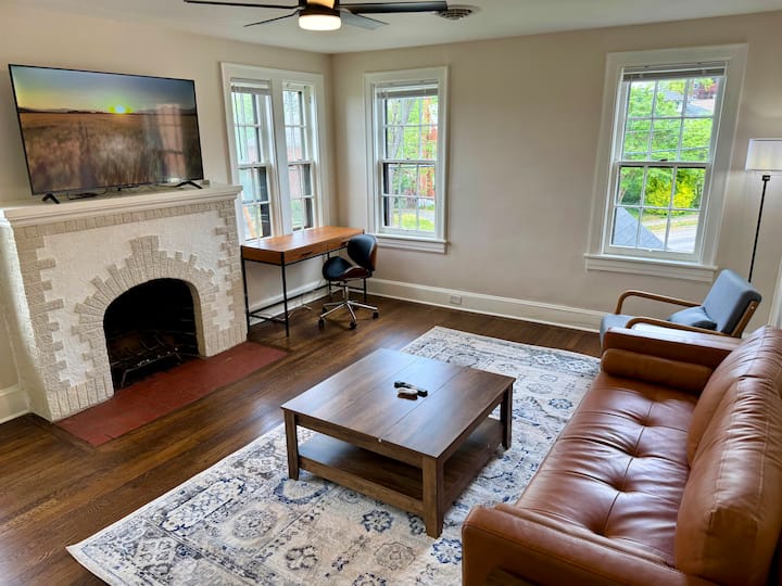 Fully Renovated South Roanoke Apartment - Mill Mountain Zoo, Roanoke