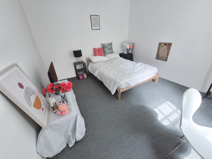Large Room , Central London , Great For Tourists - Bloomsbury