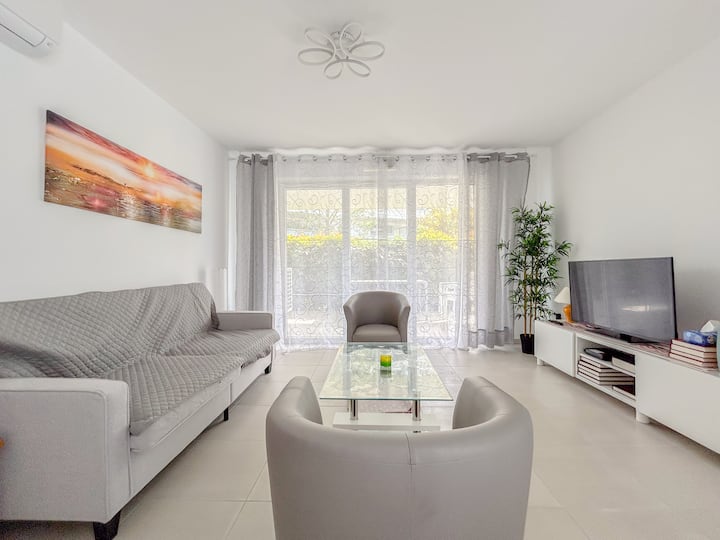 T3 Lumineux Avec Jardin, Parking Et Piscine - Puget-sur-Argens