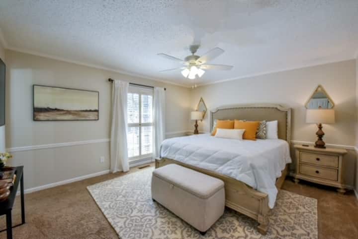 Ttown Retreat - Mins From Bama! - Tuscaloosa, AL