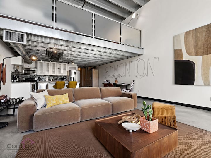 Wild West Lofts | Patio | Walk To Rogers | Games! - Edmonton