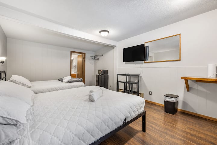 Room 16 – Classic Comfort - Deadwood, SD