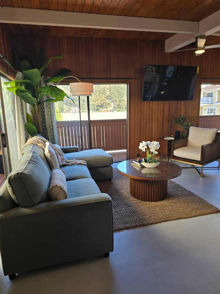 Catalina Island Mid Century Modern Home - Avalon, CA