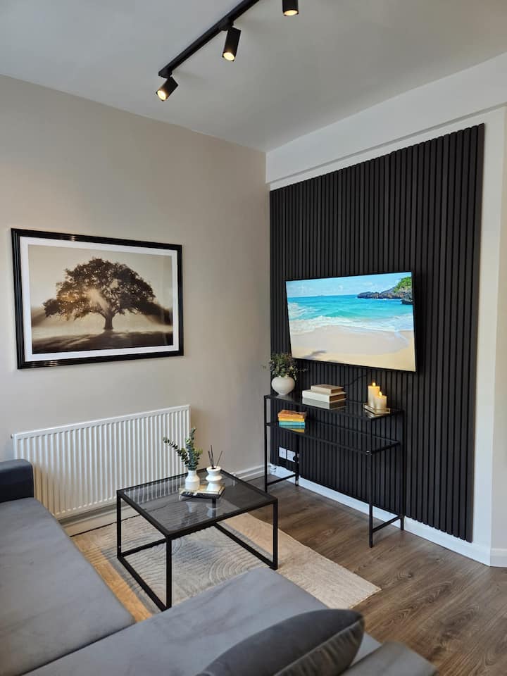 Hull University Just A Short Walk Parking & Garden - Beverley, UK