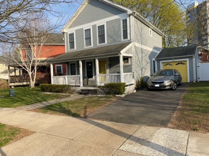 Walking Distance To Yale And  Downtown - New Haven, CT