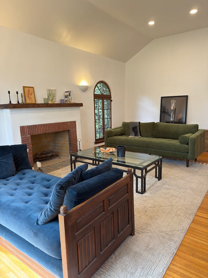 1924 Spanish Casita (Hancock Park) - Los Angeles, CA