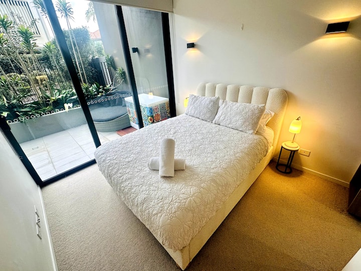 Spacious Luxury 2br | 2ba | Aircon + Parking - Mosman