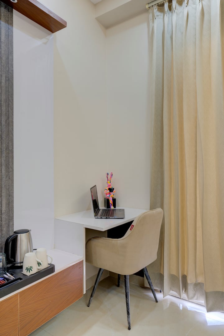 Luxurious 1 Bhk Serviced Apartment Near Huda Metro - Gurugram