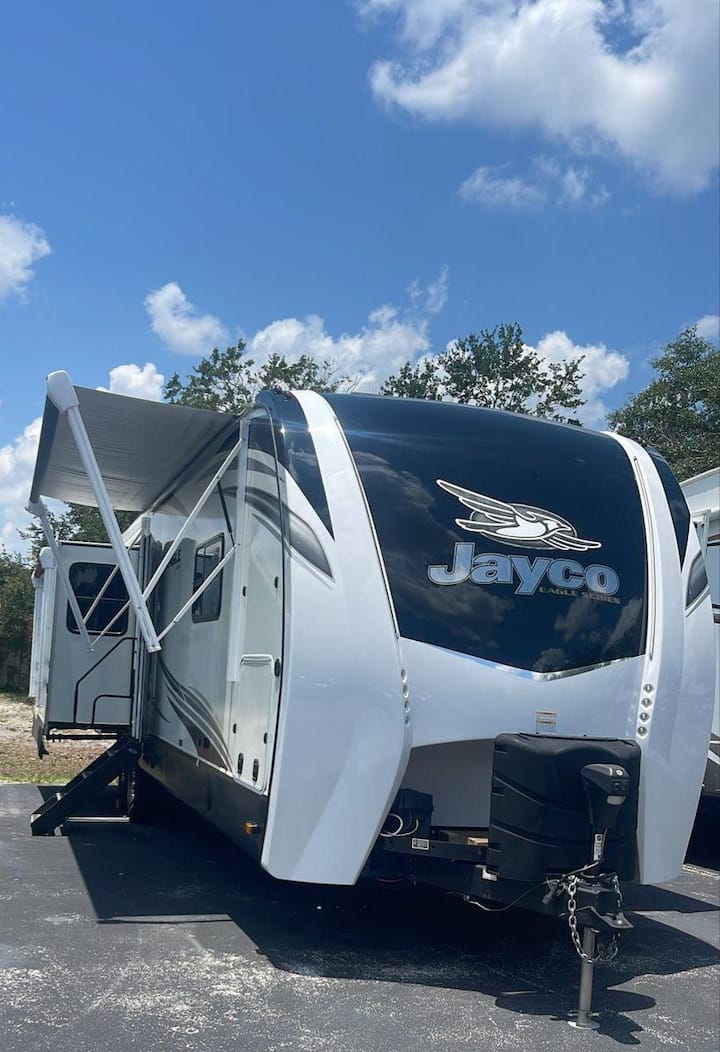 Escapada En Daytona Camper De Lujo - Deltona, FL