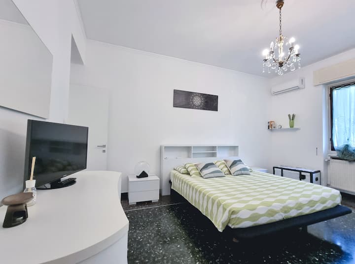 A Due Passi (Citra 010025-lt-1106) - Génova